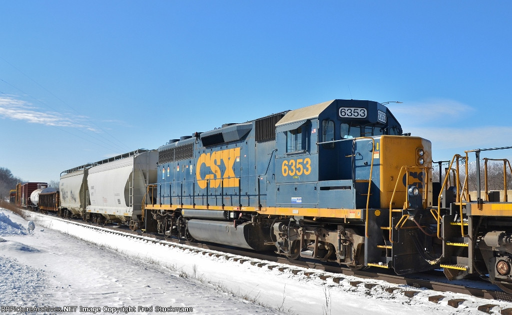 CSX 6353 is a true GP40-2.